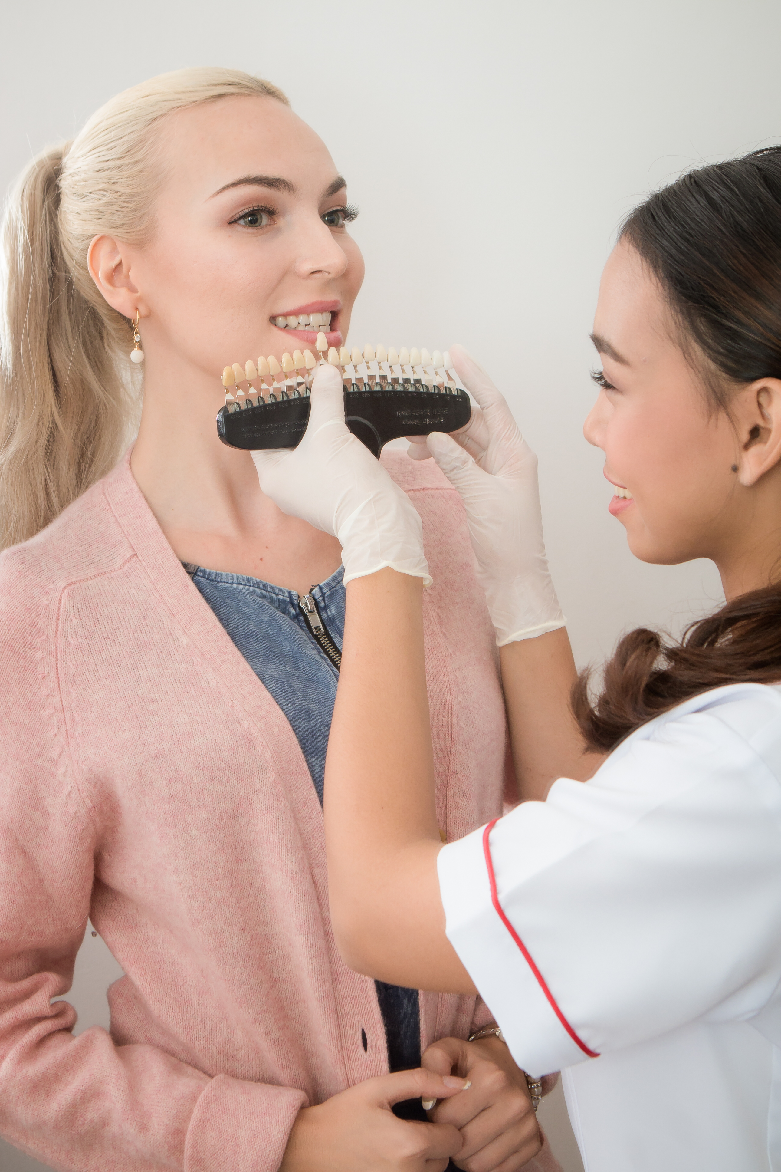 เนรมิตฟันขาว ด้วยเทคนิคฟอกสีฟันจากประเทศสวีเดน กับ The Smile Bar ...